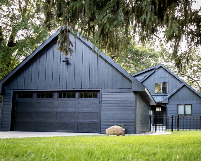 James Hardie Siding (Color: Deep Ocean) - Prairie Exteriors and Painting